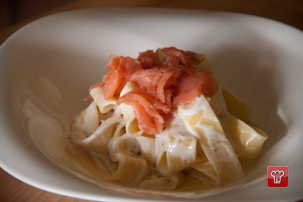 Ricetta Tagliatelle al salmone | Primi piatti asciutti